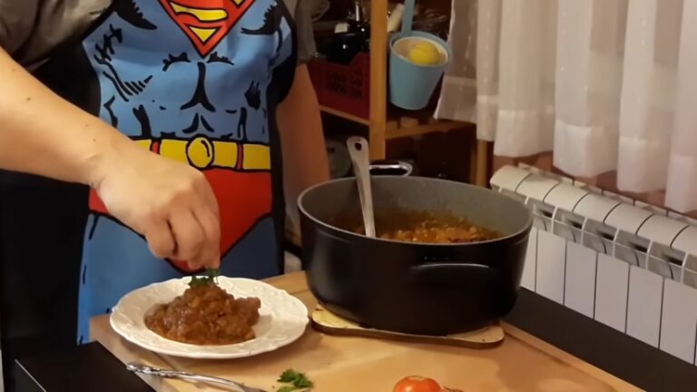 Juneći gulaš – Tradicionalni recept za savršen obrok - Informisani.rs